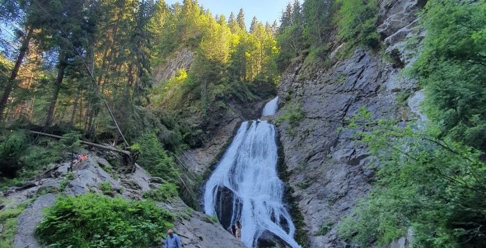 Accesul publicului la unul dintre cele mai vizitate obiective turistice ...