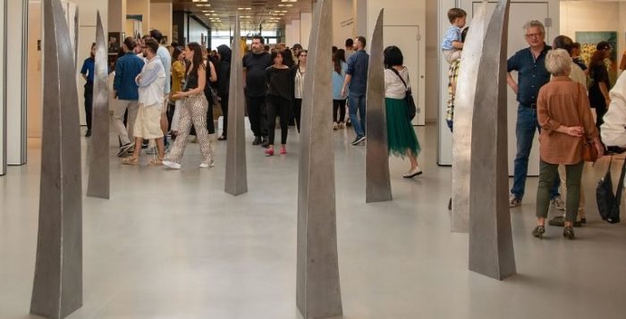 300 de absolvenți ai UAD expun la CREIC, tradiționala expoziție a ...