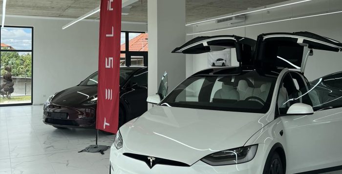 Tesla și-a deschis la Cluj primul show-room din România din afara ...